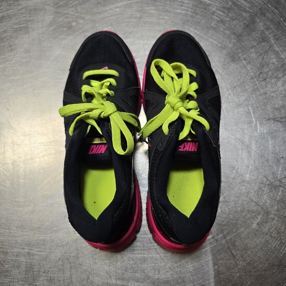 Nike | Shoes | Nike Womens Athletic Shoes Black And Neon Green | Poshmark